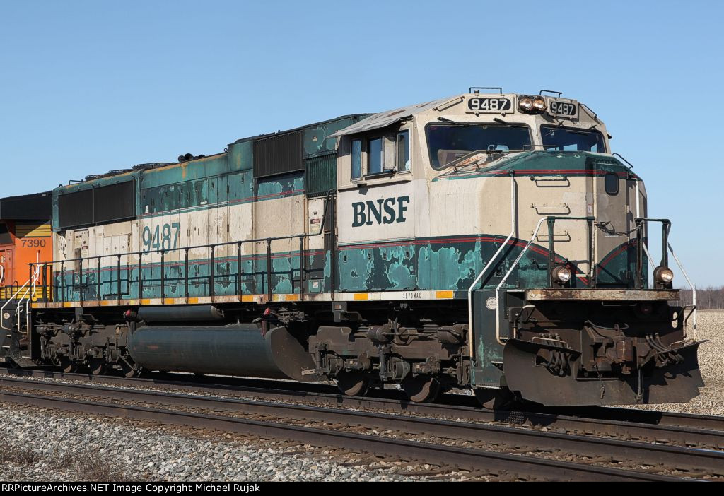 BNSF 9487